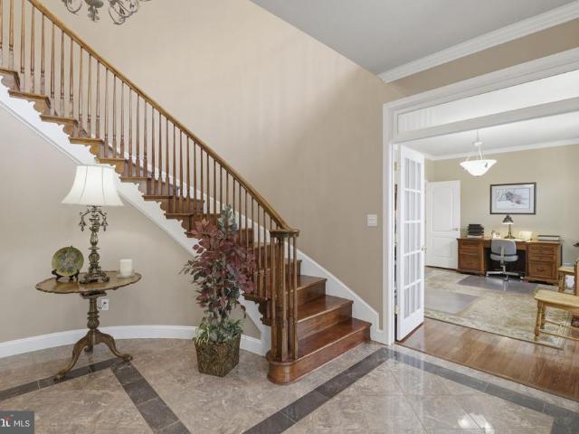 702 Glen Court