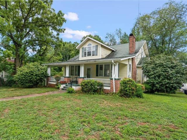 702 Granville Drive SW