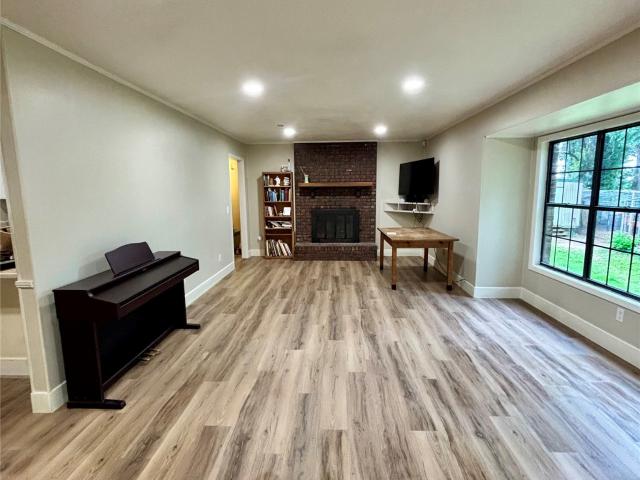 702 Green Drive