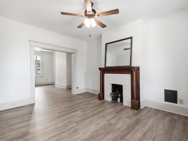 702 E 12th Ave