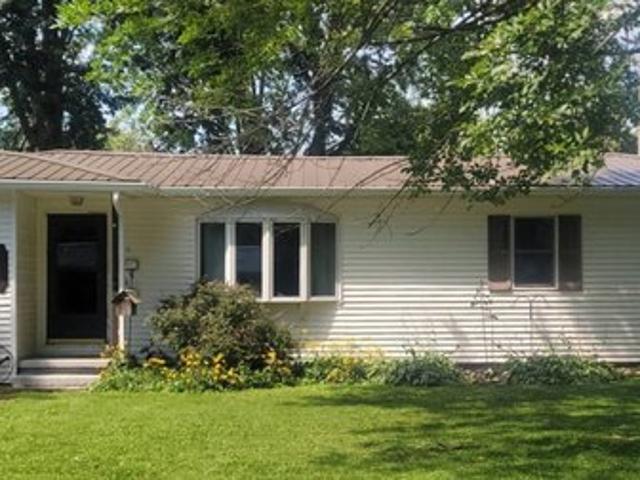 702 E Tampa Dr, Robinson, IL 62454