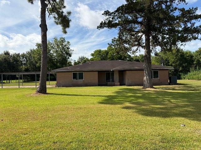 702 E Dallas St, Fresno, TX 77545