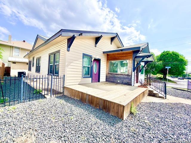702 E Euclid Ave