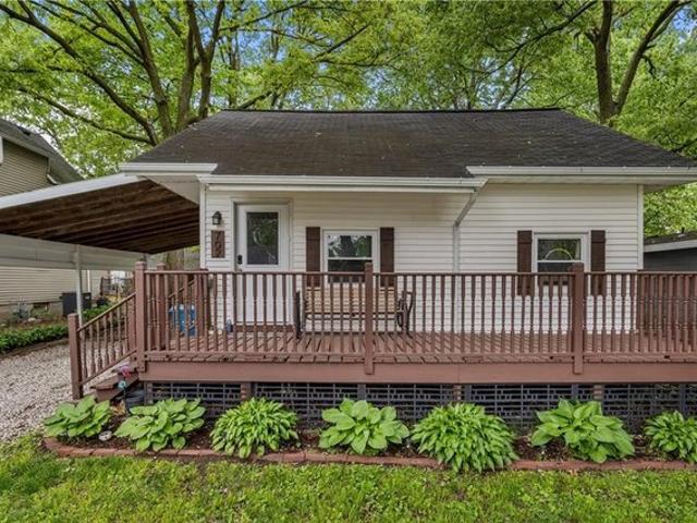 702 E Lincoln St, Monticello, IL 61856