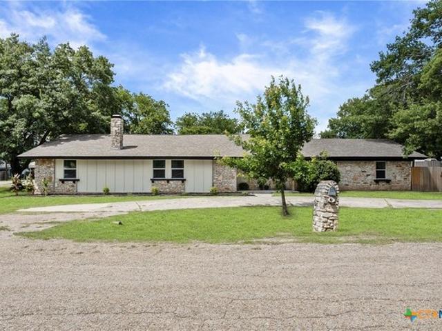 702 E Sandy Ln, Little River Academy, TX 76554