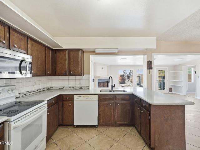 702 e saguaro street