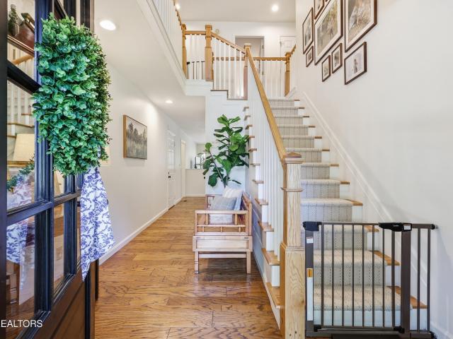 702 Knights Bridge Rd