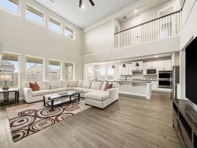 702 Hooks Trail Ln, League City, TX 77573