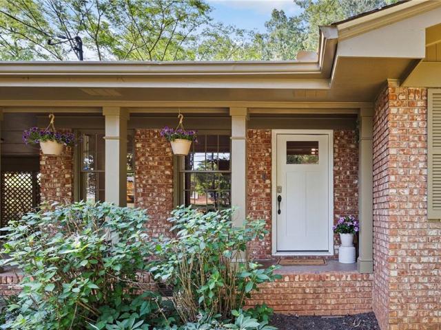 702 Highview Drive SE