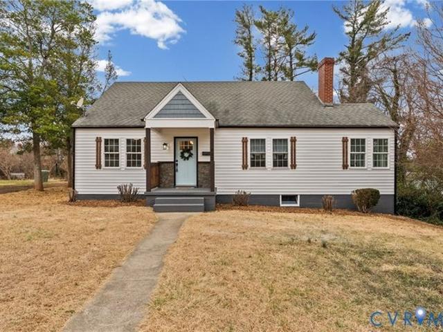 702 Irving St, Farmville, VA 23901