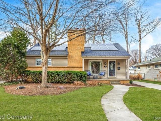 702 Orchard View Dr, Royal Oak, MI 48073