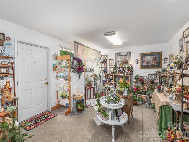 702 Love Joy Road