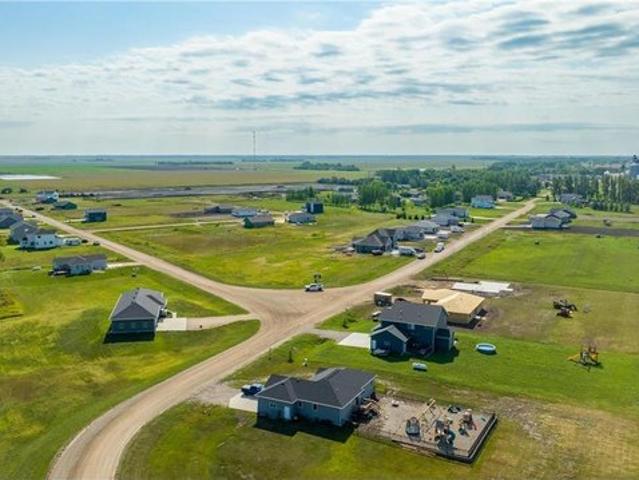 702 Lorraine Way, Colfax, ND 58018
