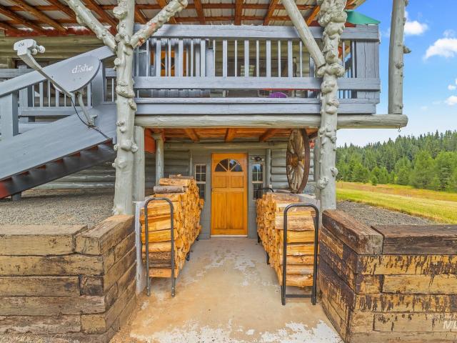 702 Maxwell Lane