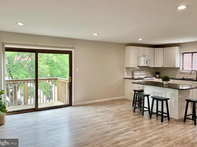 702 Meadow Woods