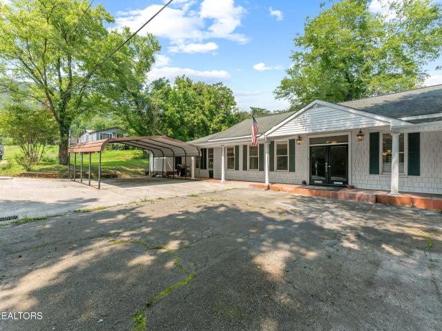 702 Meadowview Drive