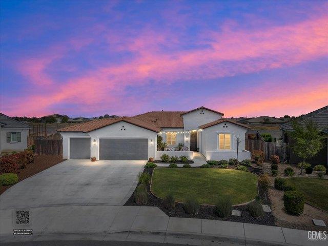 702 Menlo Ct, Bakersfield, CA 93314