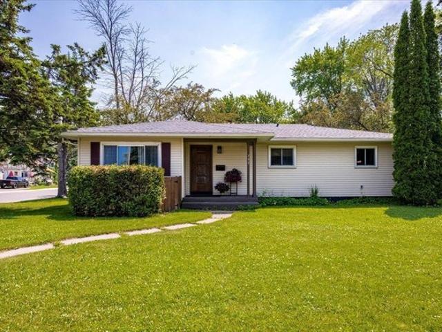 702 N 21st St, Superior, WI 54880