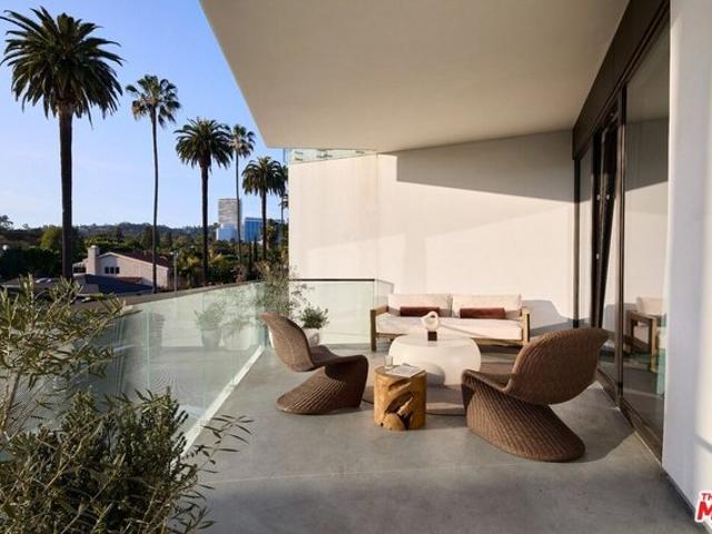 702 N Doheny Dr Apt 301, West Hollywood, CA 90069