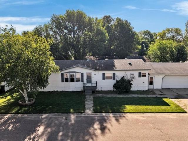 702 N Mallard Pl, Sioux Falls, SD 57107