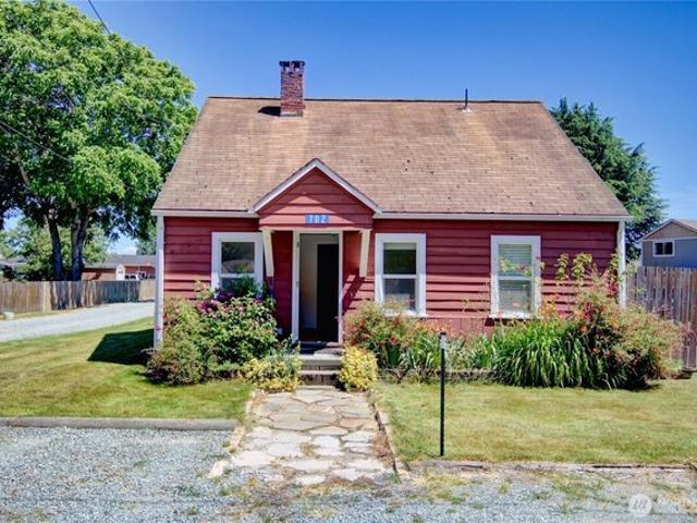 702 N Skagit St, Burlington, WA 98233