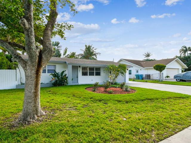 702 NE 10th Ave, Boynton Beach, FL 33435 | MLS #R11158 | Compass