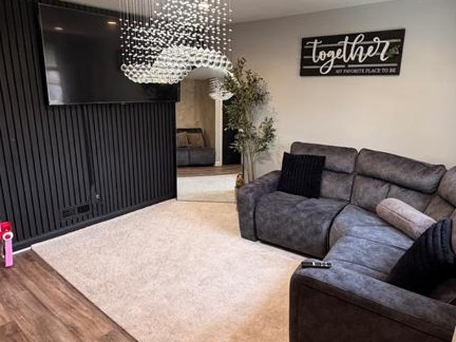 702 S Woodington Road