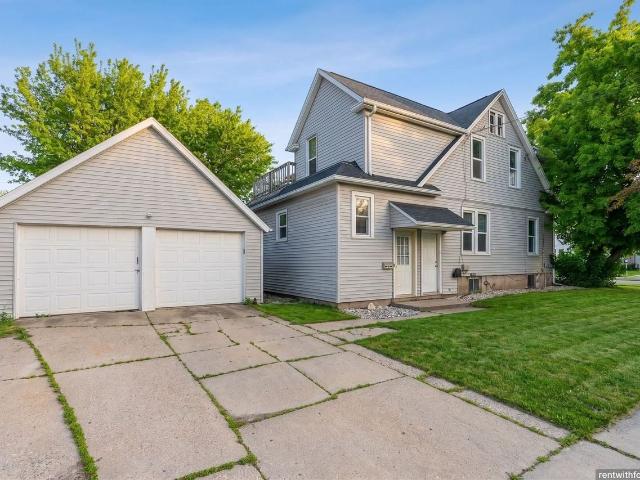 702 S. Commercial St / 109 Division St 2 Bedroom Apartment for Rent at 702 S Commercial St, Neenah, WI 54956