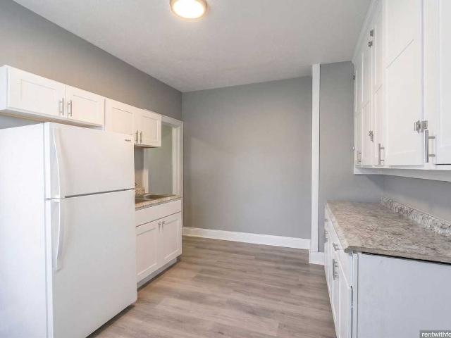 702 S. Commercial St / 109 Division St 2 Bedroom Apartment for Rent at 702 S Commercial St, Neenah, WI 54956