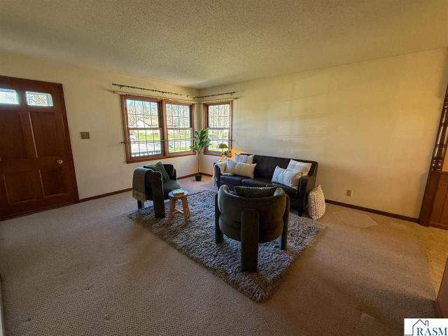 702 S Payne
