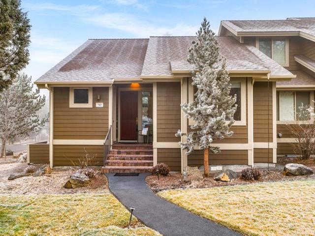 702 Sage Country Ct, Redmond, OR 97756