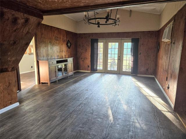 702 Saint Lawrence River Road