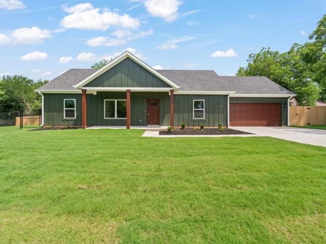 702 Scudder St, Cleburne, TX 76033