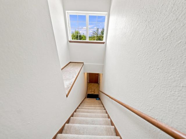 702 Shepherds Dr, Unit 8