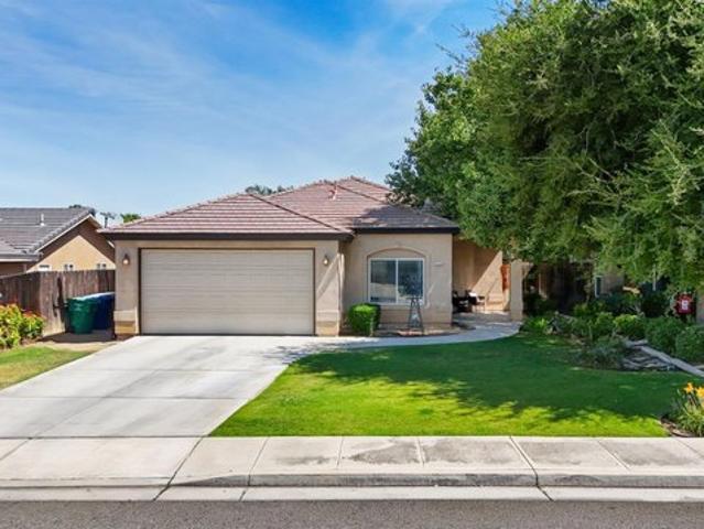 702 Sunset Meadow Ln, Bakersfield, CA 93308