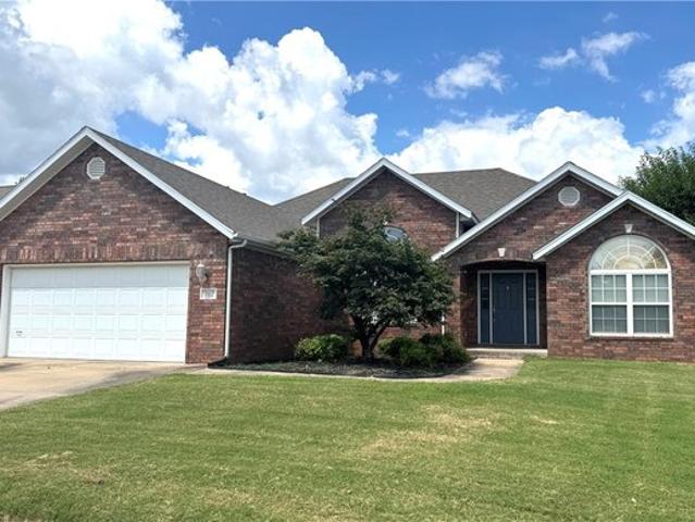 702 SW Maidstone Ave, Bentonville, AR 72712