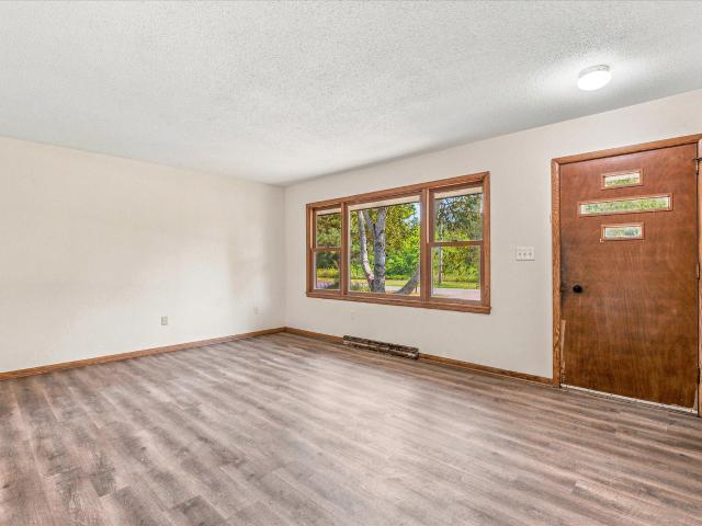 702 Power Avenue S