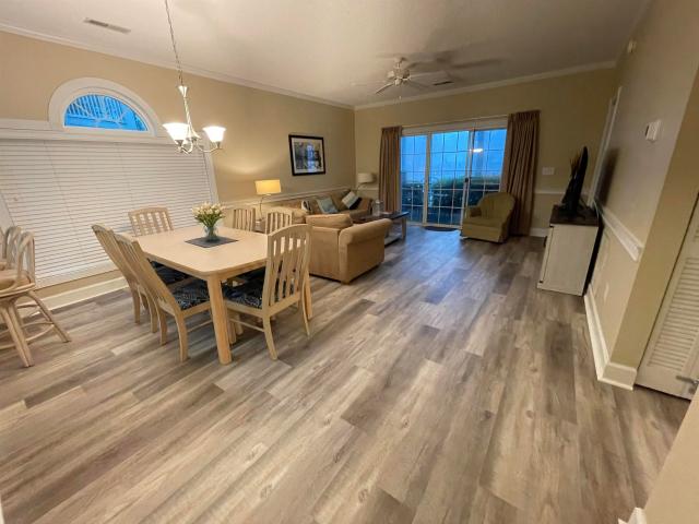 702 Riverwalk Dr