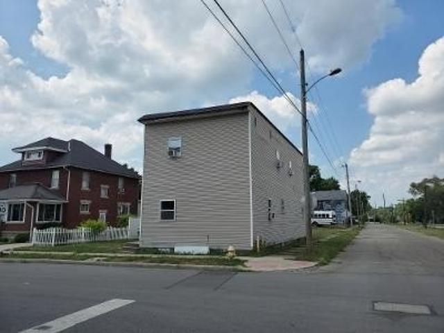 702 W 5th St, Anderson, IN 46016
