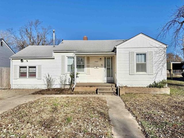 702 W 7th Ave, Hutchinson, KS 67501