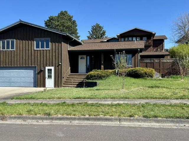702 W Bridgeview Ave, Pierre, SD 57501