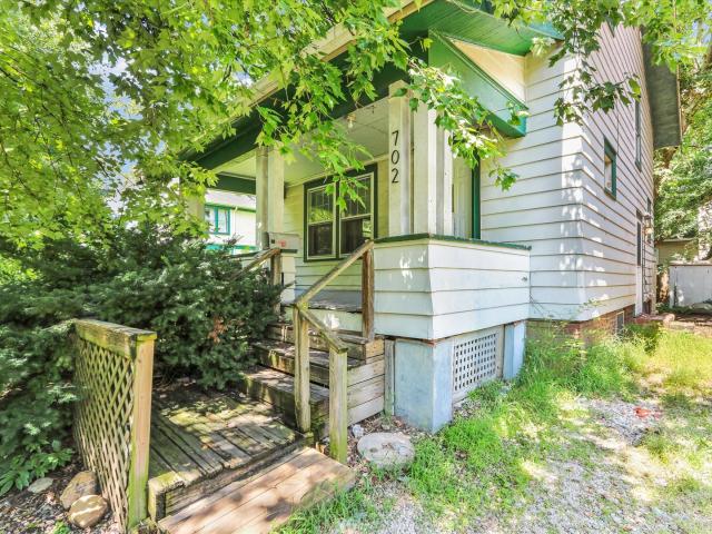 702 W Oregon Street