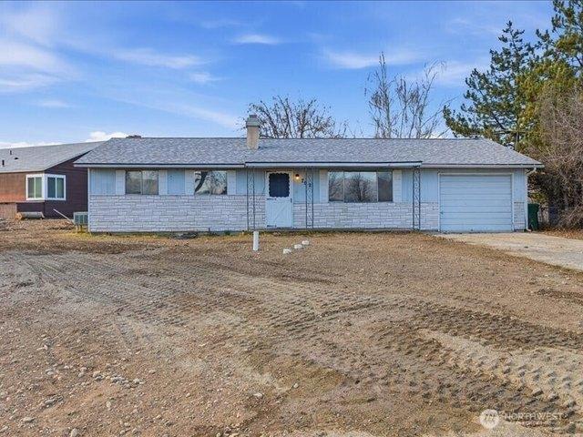 702 W Ridge Dr, Omak, WA 98841