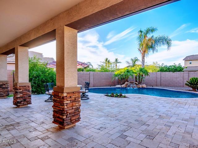 702 w san carlos way