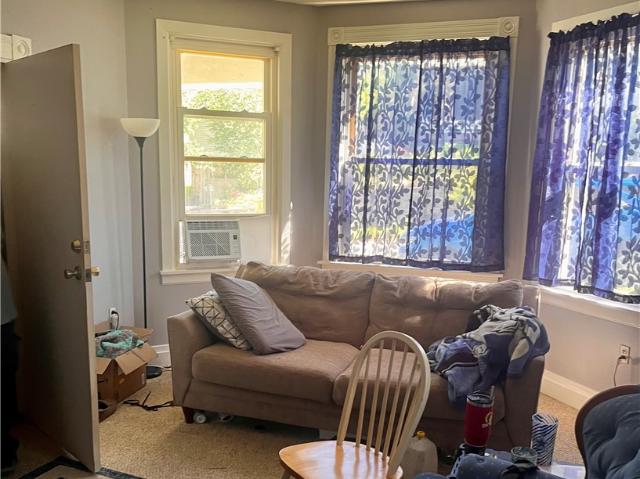 702 Vine