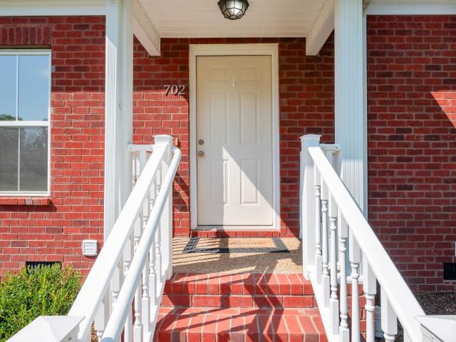 702 Vineland Ct