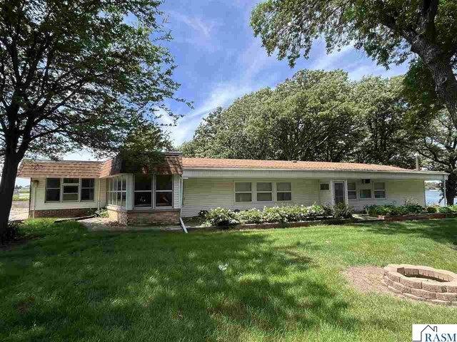 70340 S Long Lake Ln, Saint James, MN 56081