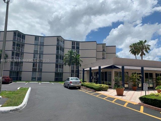 7035 NW 186th St Apt D310, Hialeah, FL 33015