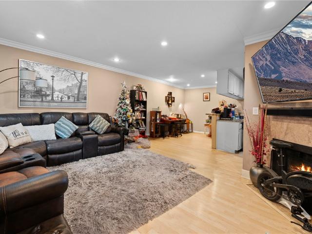 7035 Woodley Ave, Unit 205, Van Nuys, CA 91406 | MLS #RS25257