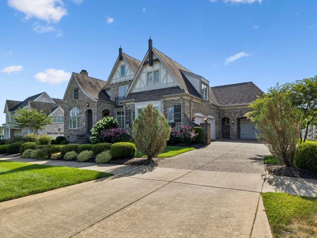 7036 Lanceleaf Dr
